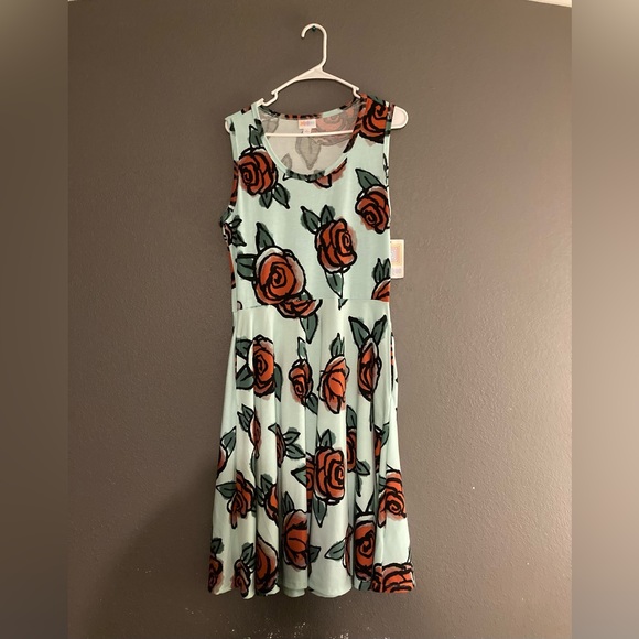 LuLaRoe | Dresses | 425 Hp Lularoe Nicki Skater Dress With Pockets ...